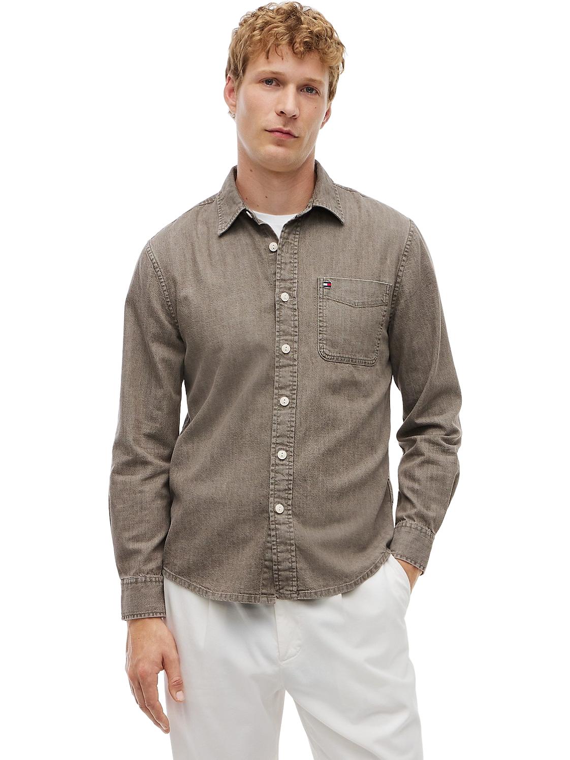 TOMMY HILFIGER men's relaxed fit chambray pocket shirt -